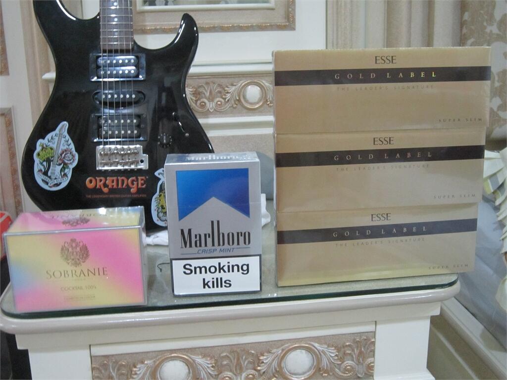 Terjual ROKOK MARLBORO CRISP MINT DAN ESSE GOLD LABEL SUPER SLIM DUTY ...