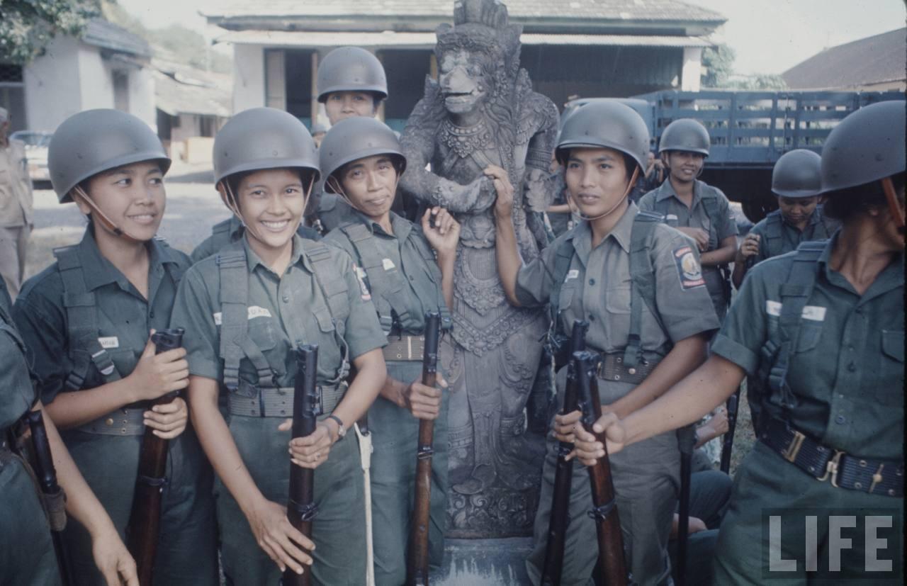 Operasi Trikora Pembebasan Irian Barat - Page 17 | KASKUS