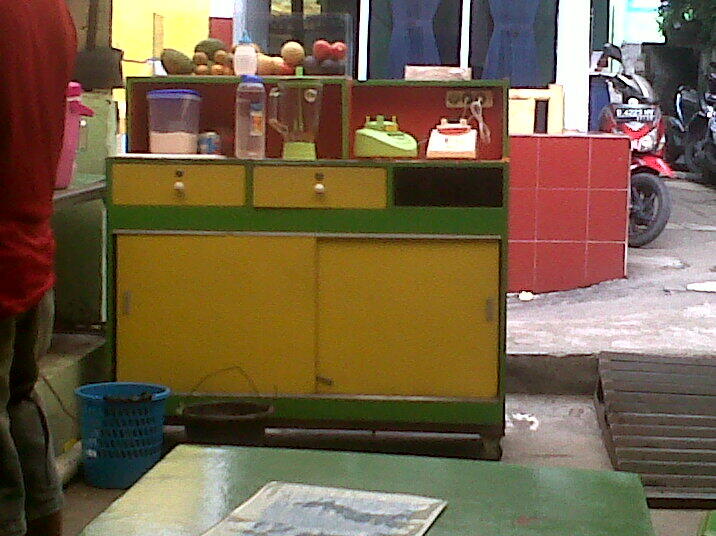 Terjual booth/gerobak/etalase ex jualan jus | KASKUS