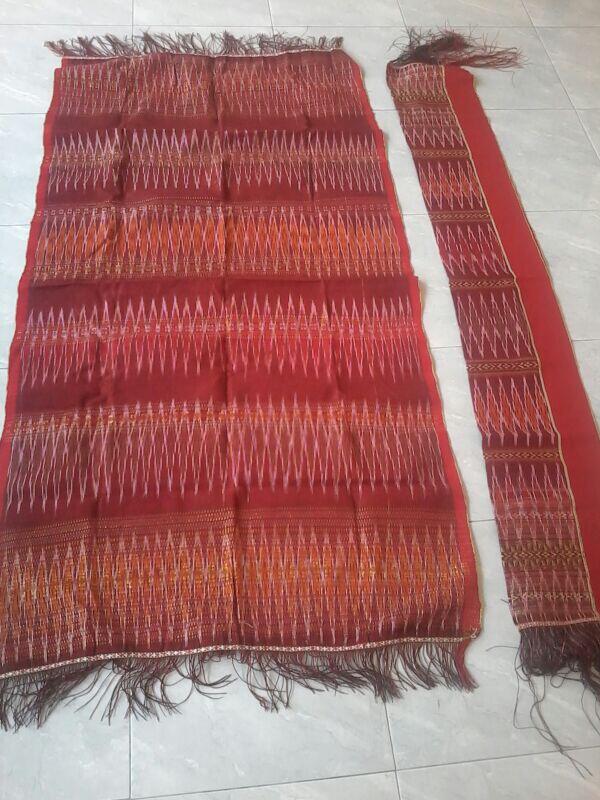 Jatiwaringin: Jual Cepat dan Murah Kain Ulos/Hiou asli Rp. 50.000 ...