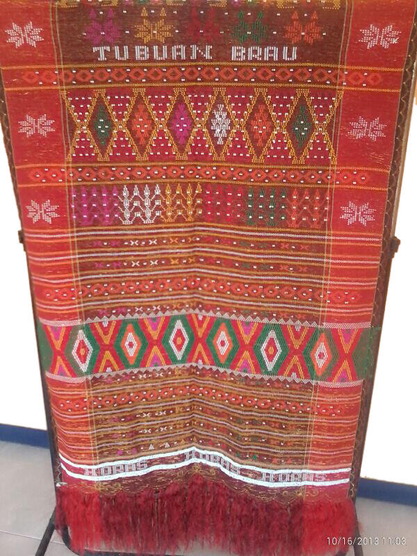 Jatiwaringin: Jual Cepat dan Murah Kain Ulos/Hiou asli Rp. 50.000 ...