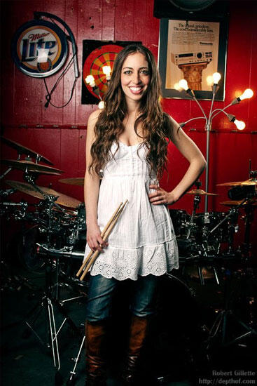 Update foto cover drummer "Meytal Cohen" (agak BB) | KASKUS