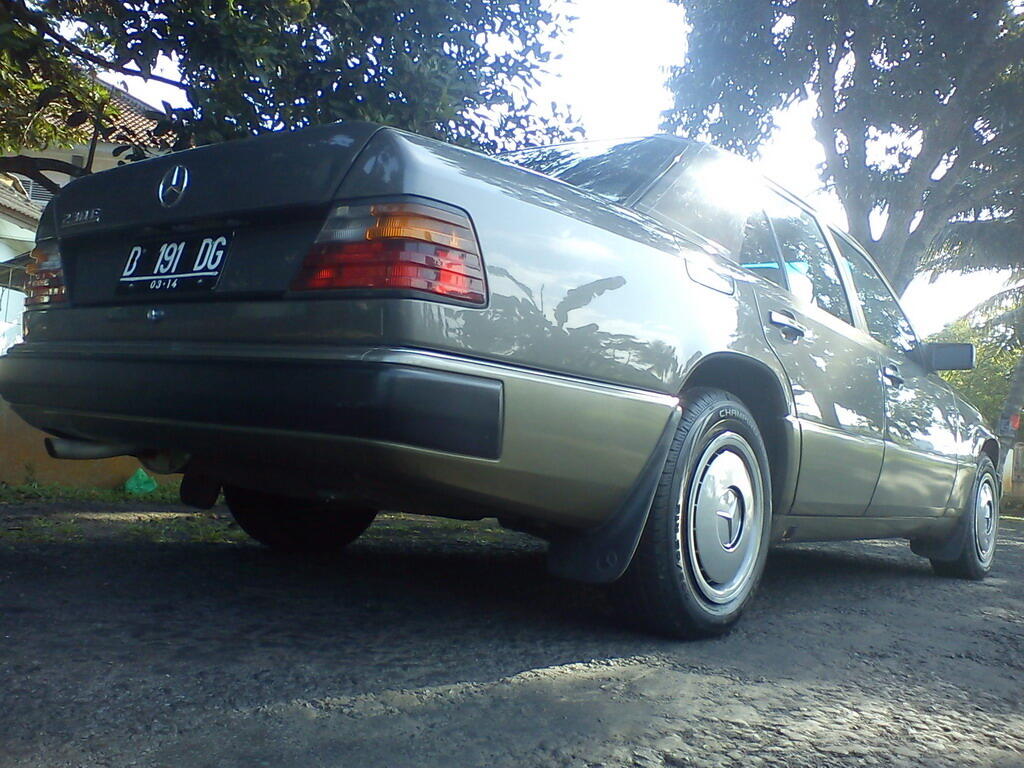 Terjual mercedes mercy boxer w124 230e antrachite grey on palomino low ...