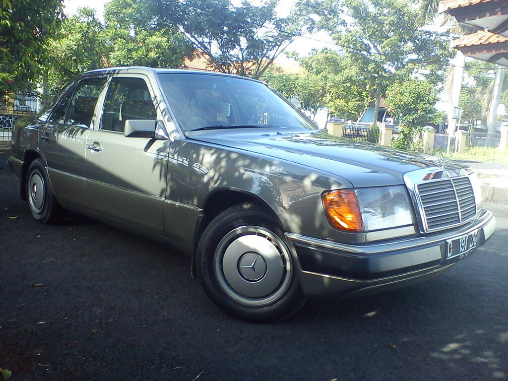 Terjual mercedes mercy boxer w124 230e antrachite grey on palomino low ...
