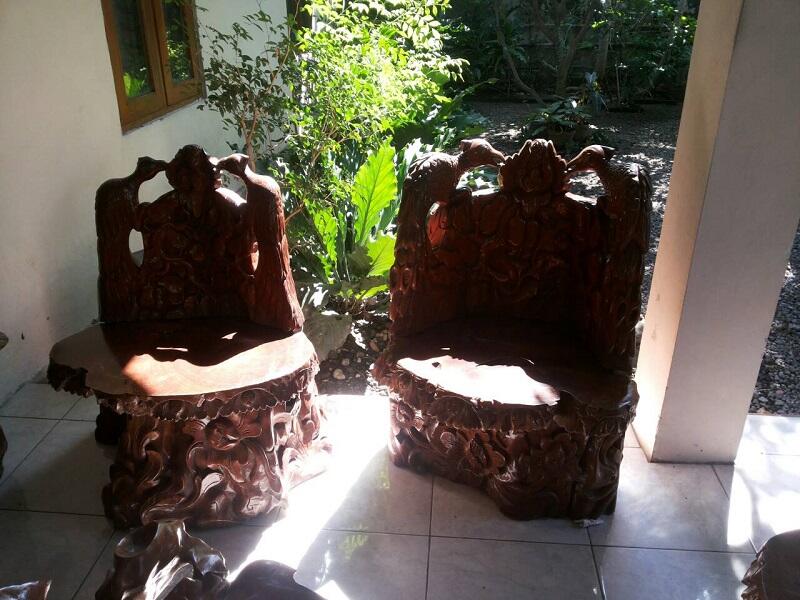 Terjual Meja dan Kursi Gembol ukir akar Jati Sulawesi | KASKUS