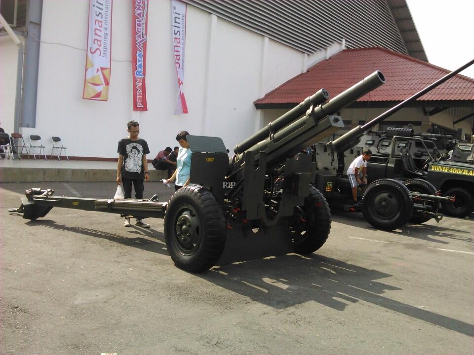 Meriam 76 mm Guntur Naga Geni dan Team Barongsai | KASKUS