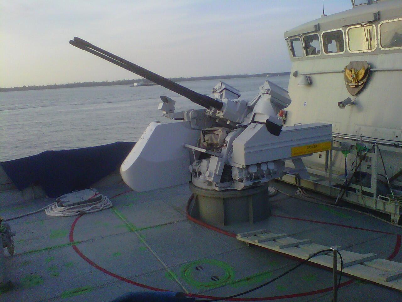 (Selingan Jepret Fast Attack Craft) KRI Badau 841 sandar di kotabaru ...