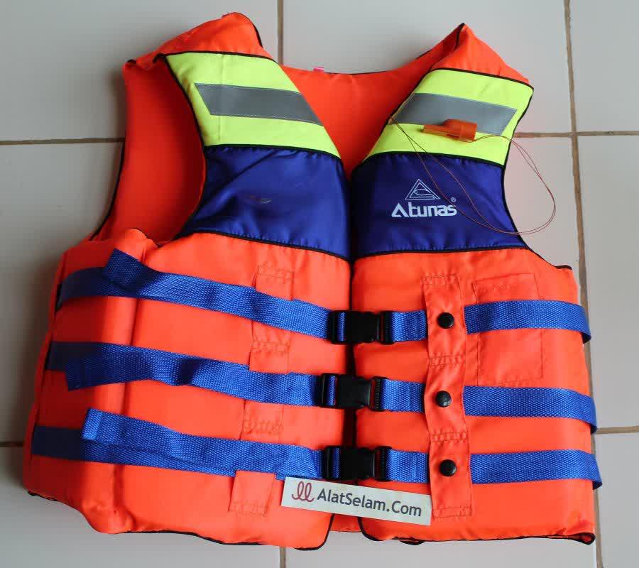 cara memakai life jacket | KASKUS