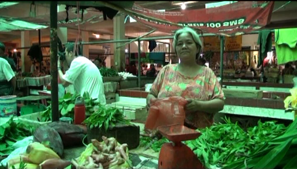 Pedagang Pasar Plaju Memilih Berjualan Diluar Karena Sewa Lapak Naik ...