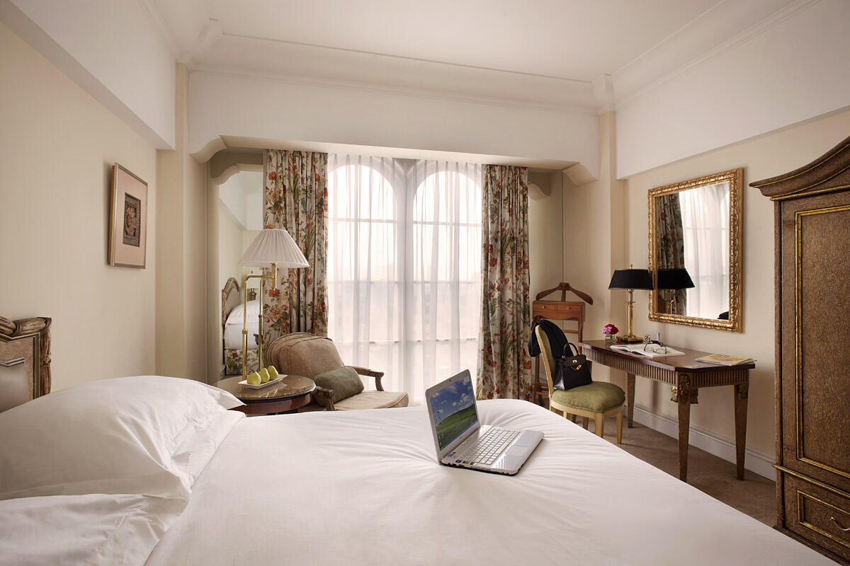 Kamar Hotel Berbintang + Tiket Pesawat & Kereta Api Dijamin Suuuperrrr ...