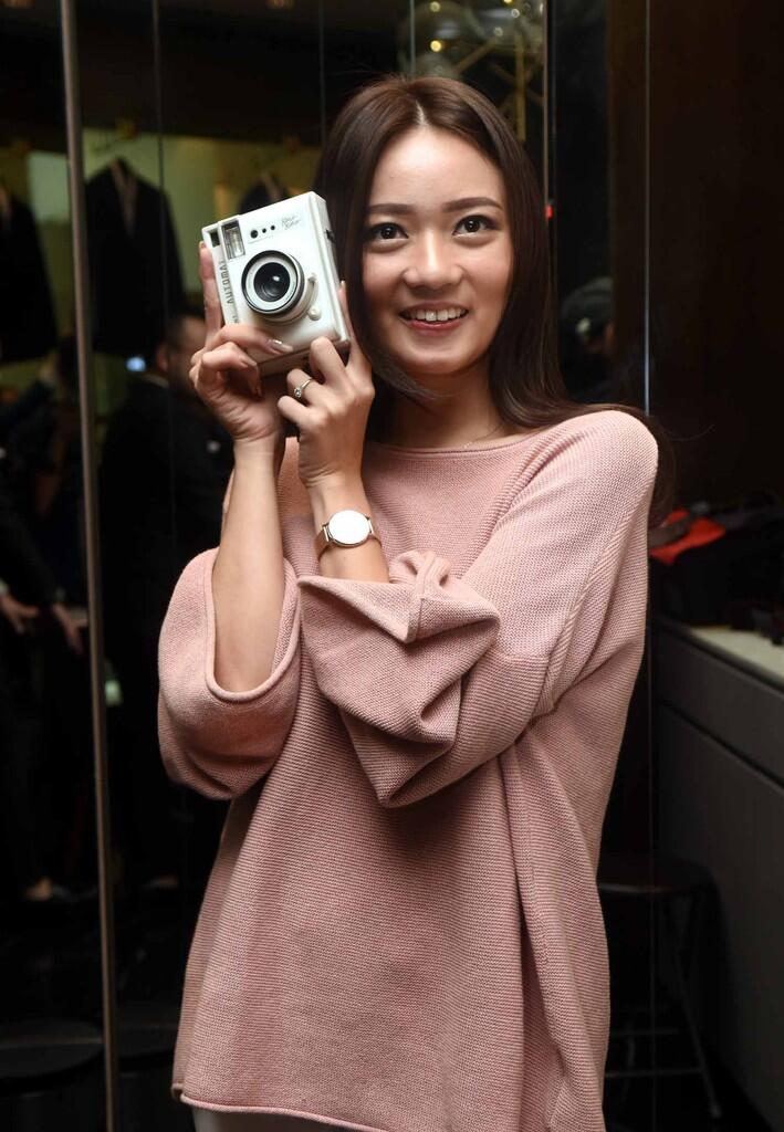 Stella Cornelia Temani Fandy Chow Fitting Baju | KASKUS