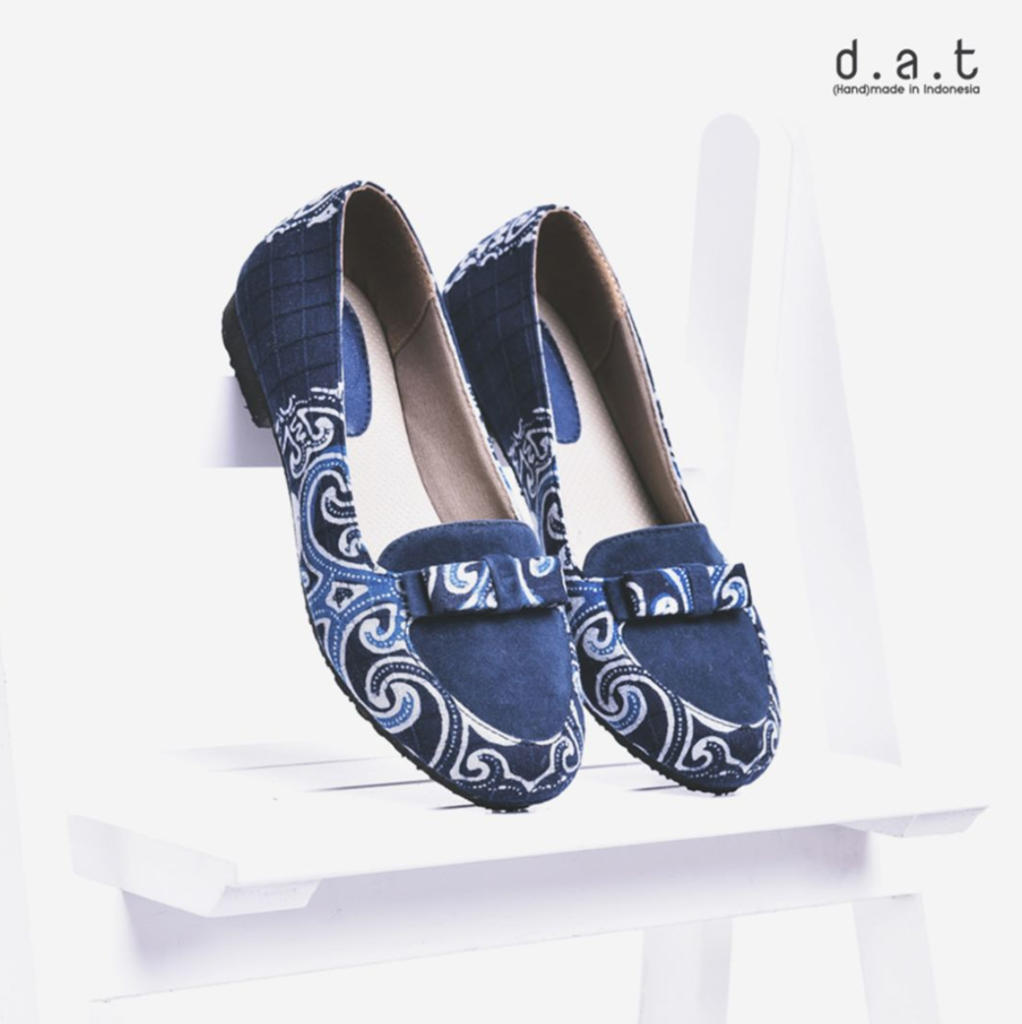 Sepatu Batik DAT Kombinasi Kain Tenun Batik & Suede | KASKUS