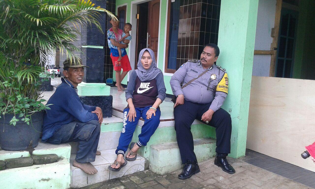 Bhabinkamtibmas Koordinasi Kamtibmas Dengan Kadus Dan Ketua RT | KASKUS Bhabinkamtibmas Koordinasi Kamtibmas Dengan Kadus Dan Ketua RT | KASKUS