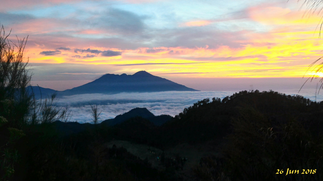Syukuran, Cerita Satu Kampung Mendaki Bersama Ke Gunung Buthak | KASKUS