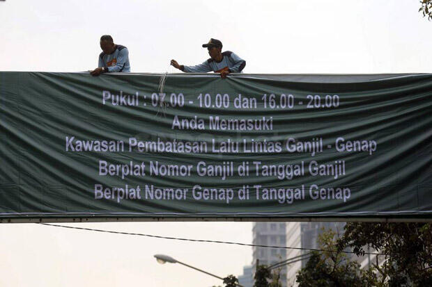 Bebas Melintas Ganjil Genap, DKI Keluarkan 231 Stiker Khusus Difabel ...