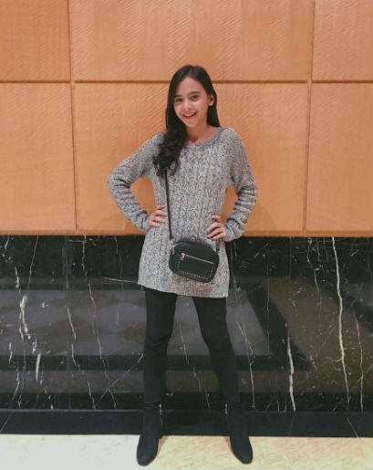 9 Inspirasi Outfit ala Cathy Fakandi, Gayanya Stylish & Youthful Abis ...