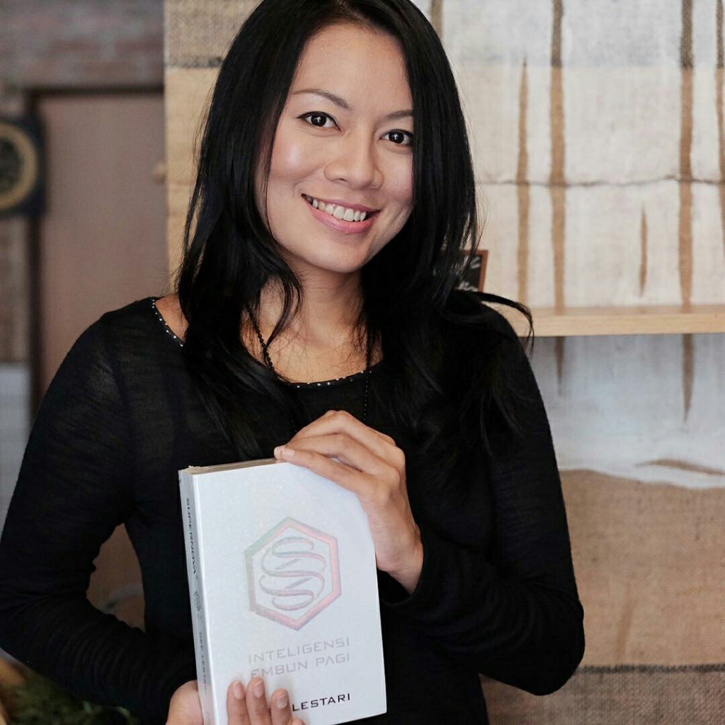 Dee Lestari, Sosok Wanita Hebat yang Multitalenta! | KASKUS