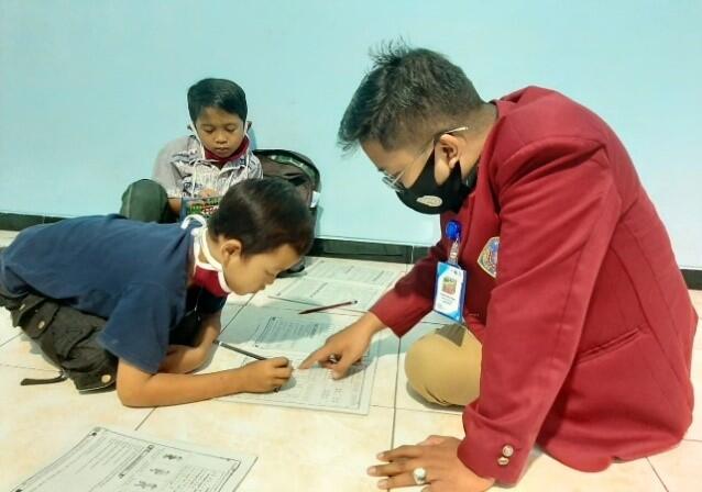 PMM UMM Kelompok 15 Cegah Covid-19 Melakukan Bimbingan Belajar Siswa SD ...