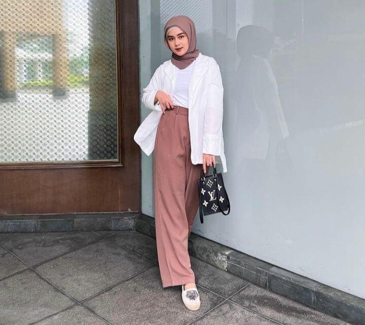 Tiga Gaya Fesyen Ala Selebgram Alifhia Fitri, Bisa Jadi Inpirasi | KASKUS