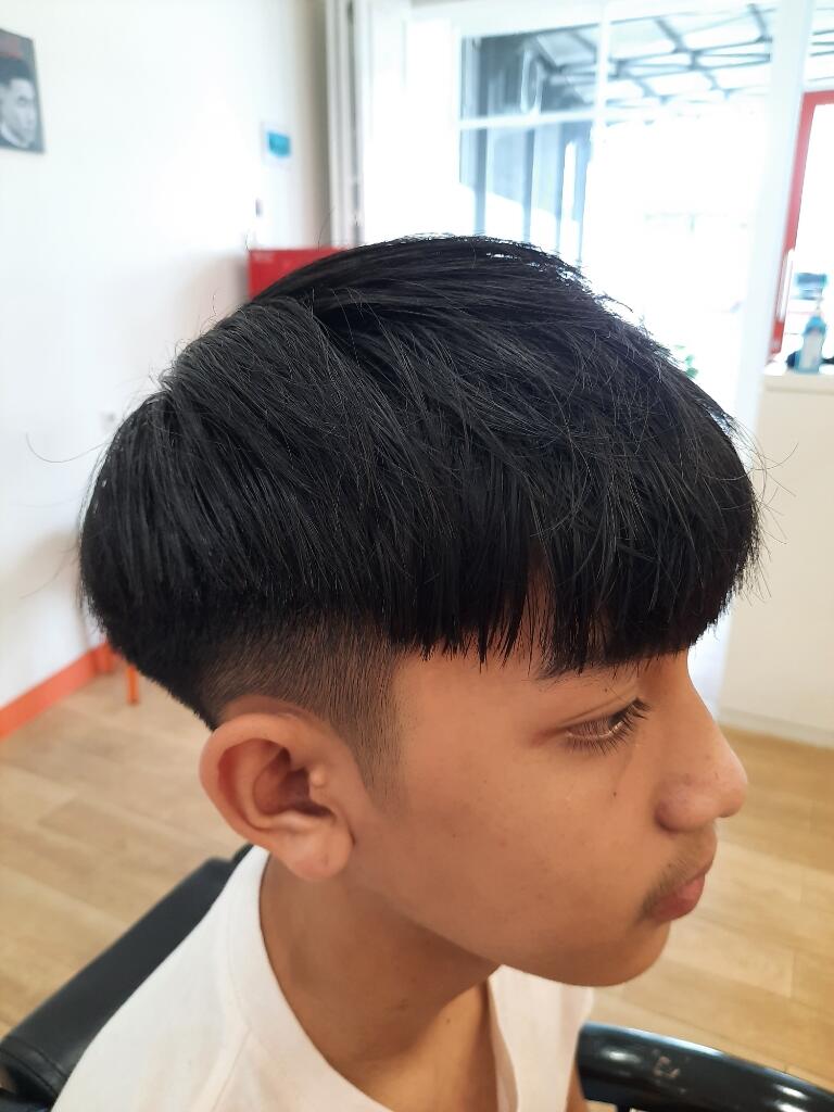 Anak Muda Zaman Sekarang Memang Sering Memakai Gaya Two Block Ala Korea ...