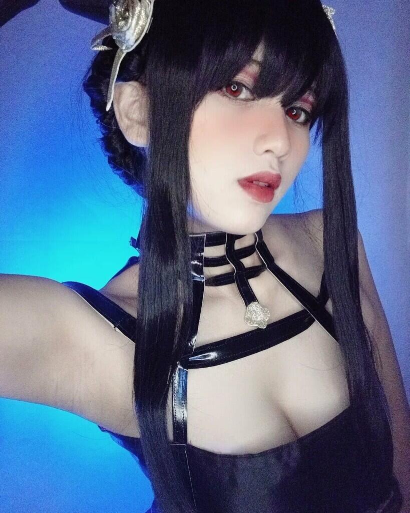 Balasan Dari Tampak Sempurna Gadis Lucu Asal Jepang Cosplay Ala Yor