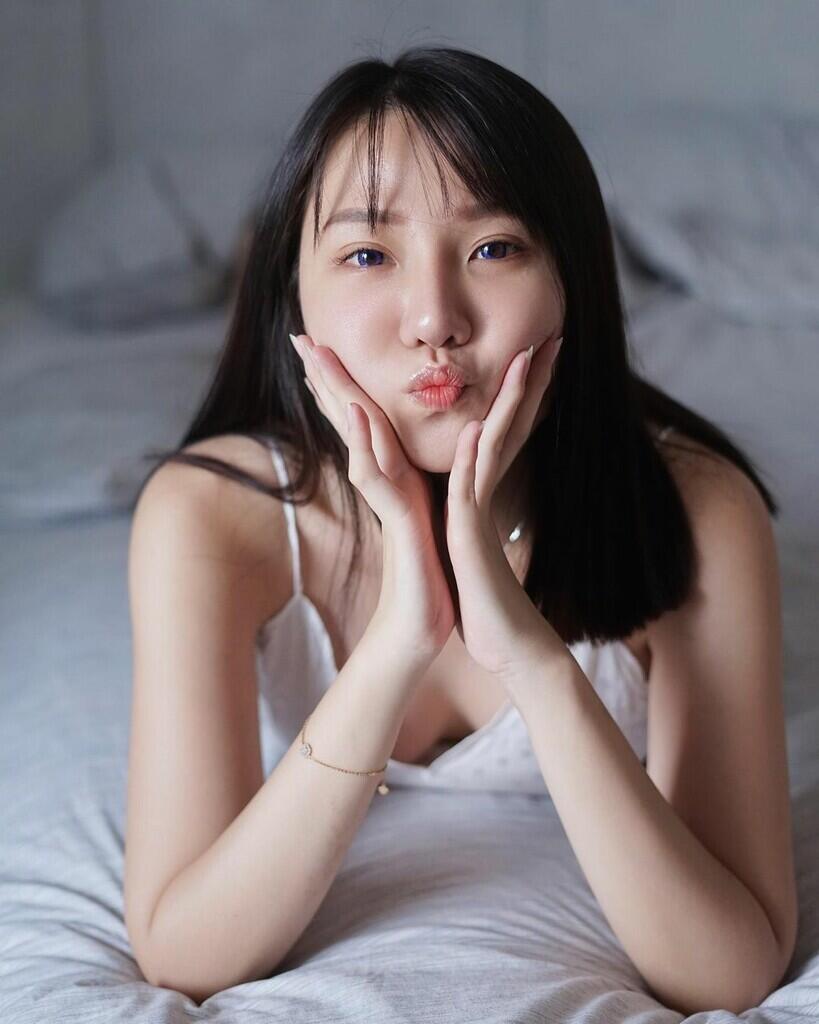 Jena Dammaya Dulu Jualan Keripik, Kini Jadi Selebgram Omzet Puluhan Juta Sebulan | IndoForum