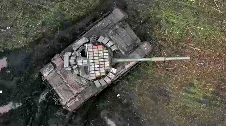 Ditata Seperti Susunan Batu Bata, Rusia Pasang Armor Kontakt-1 di Atap ...