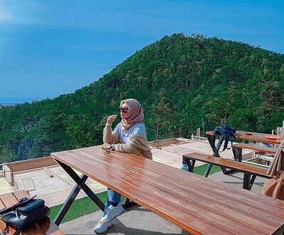 Wisata Agro Bukit Waruwangi: Keindahan Alam Menenangkan di Tengah ...