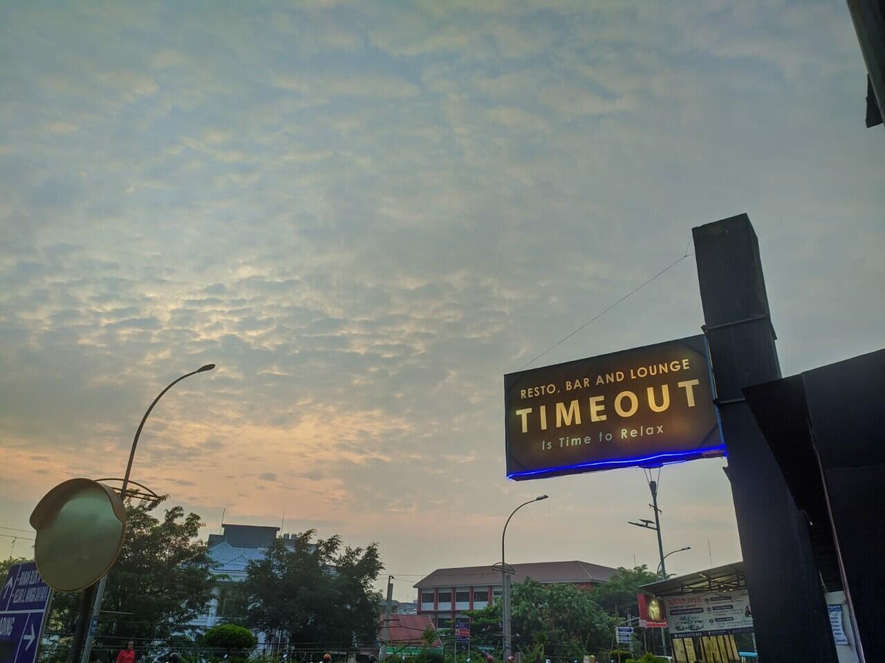 🎉 Timeout Bar & Lounge - Tempat Asyik di Mangga Dua Square, Jakarta ...