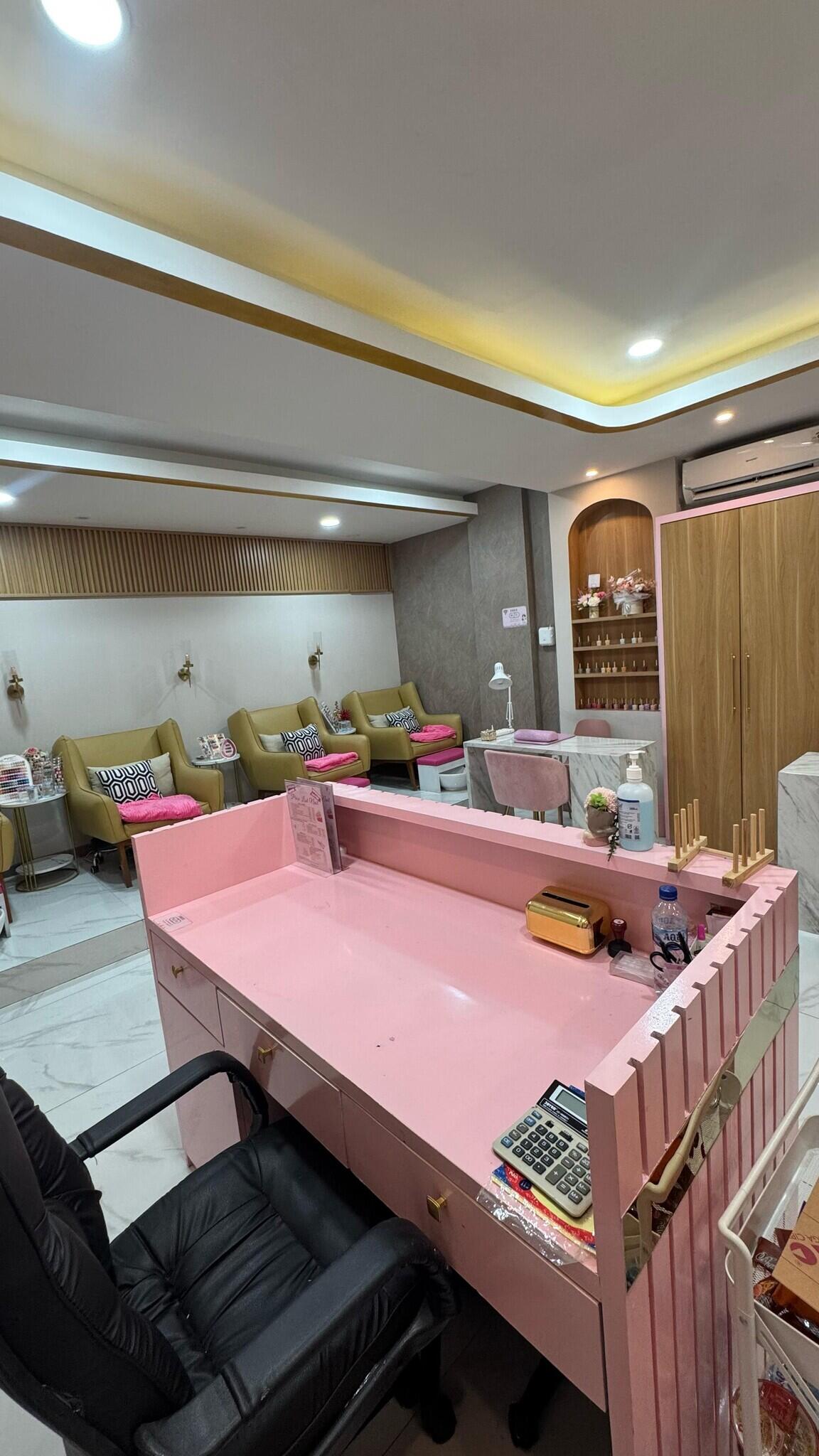 Bisa langsung mulai usaha, dijual nail art eyelash salon di lokasi ...