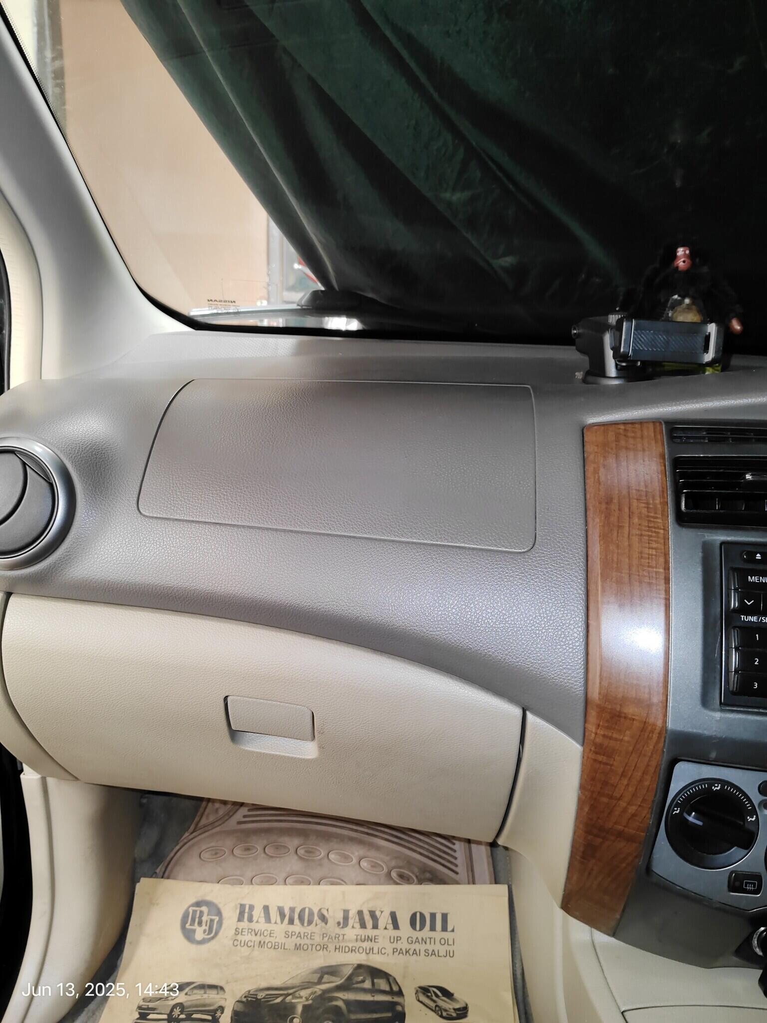 Dijual Nissan Grand Livina 1.8 MT | KASKUS