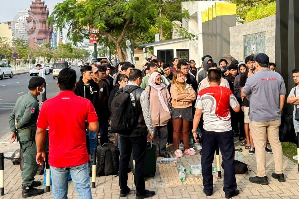 Ratusan WNI di Kamboja Ajukan Deportasi Setelah Sindikat Scam ...