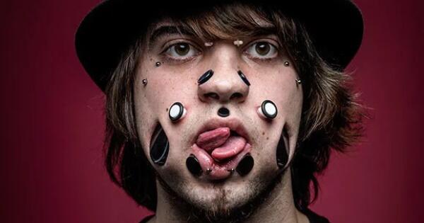 Joel Miggler, Lelaki yang Bisa Makan Lolipop Lewat Pipinya | KASKUS