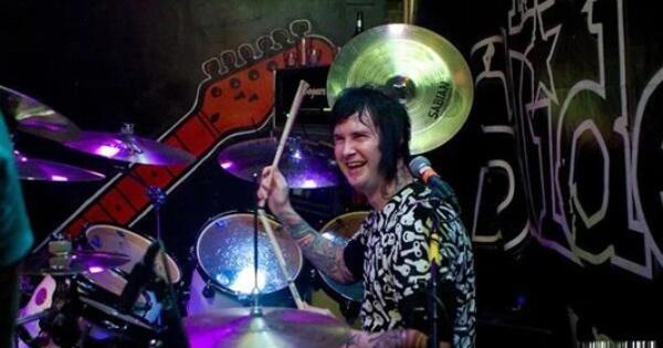 KISAH HIDUP : James Owen Sullivan aka THE REV. Drummer Legenda yang ...