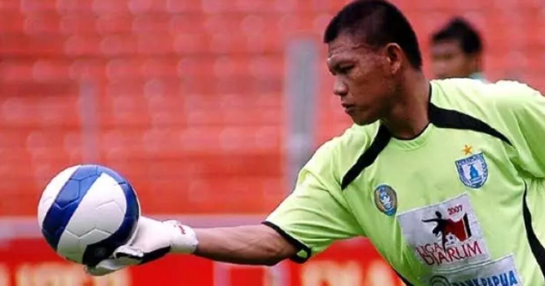 Starting XI Persipura Jayapura yang menjuarai liga 2005 Dan Nasibnya ...