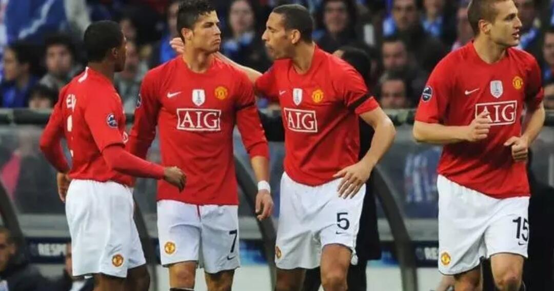 Side Story Football: Mengenal Sepak Terjang AIG-AON, Sponsor MU Dari ...