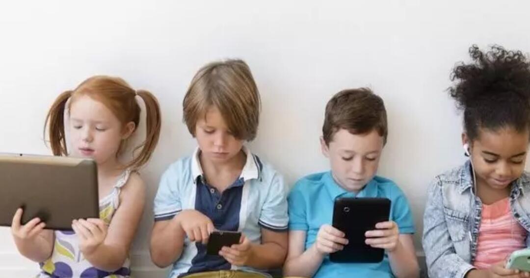 Bingung Jauhkan Anak dari Gadget? Ikuti Cara Sederhana Ibu Lima Anak ...