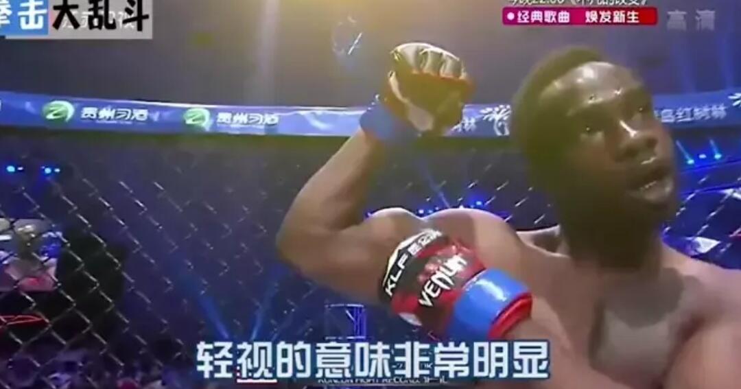 Niatnya Sepelekan Lawan Dengan Pamer Otot Sebelum Bertanding, Eh Kok ...